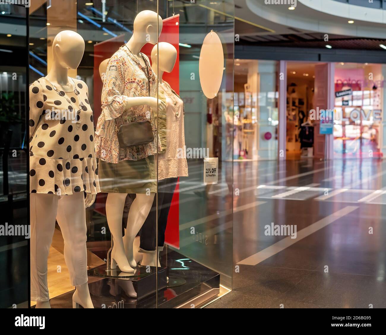 Australian model display hi-res stock photography and images - Alamy