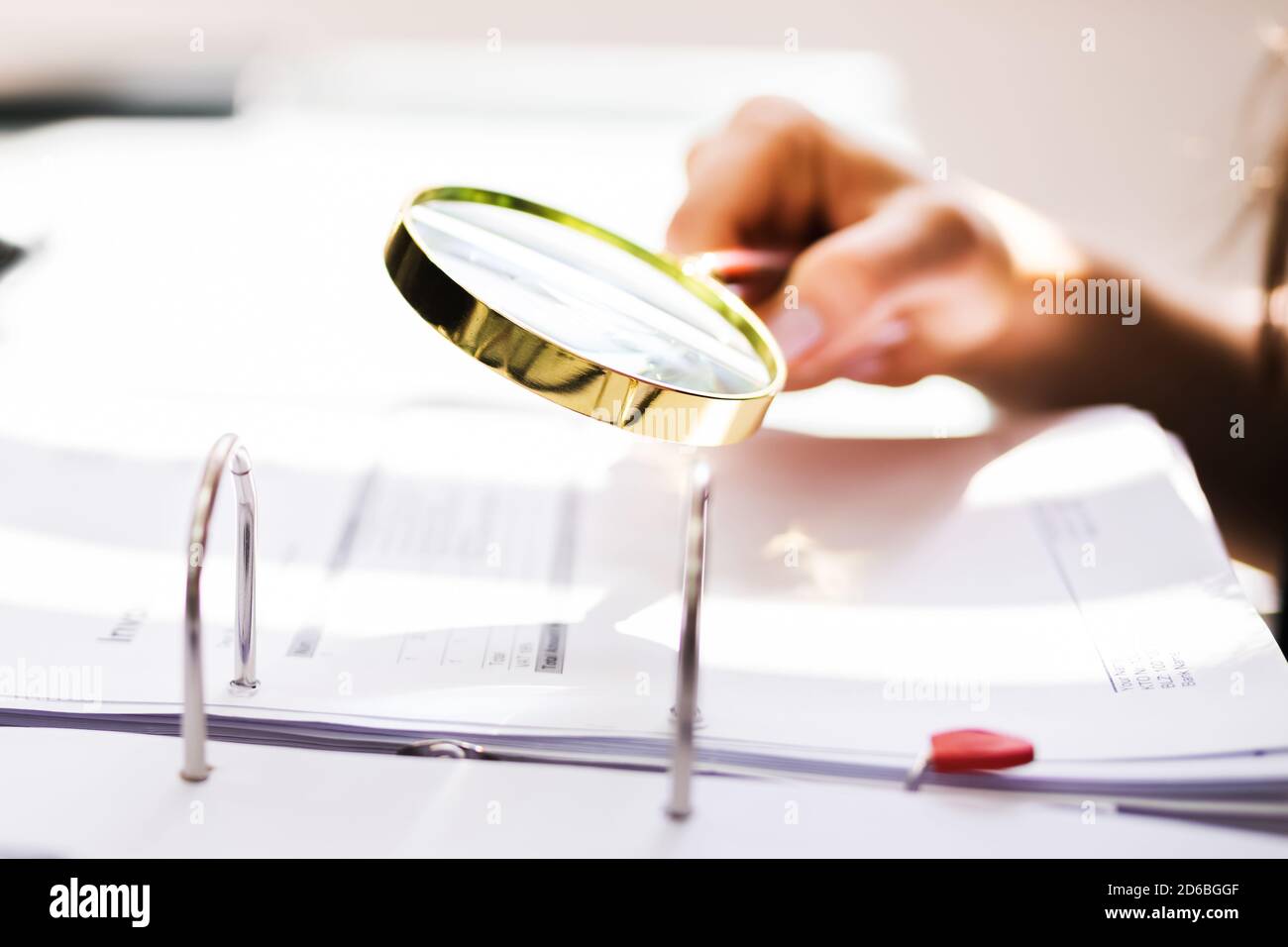 Woman detective magnifying glass hi-res stock photography and images ...