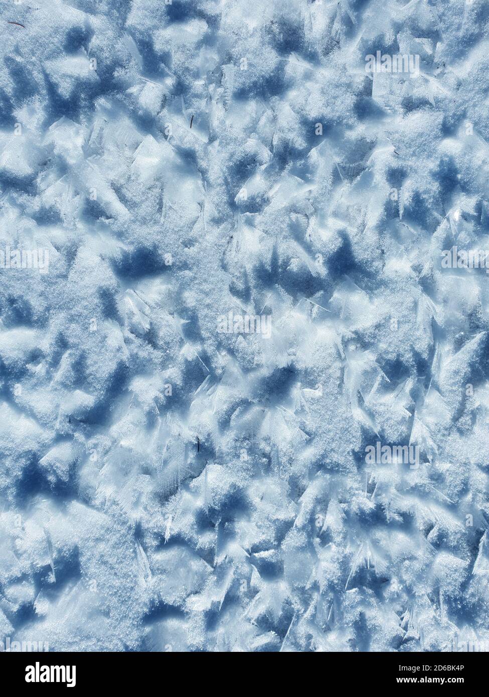 SnowSnow crystal form beautiful snow pattern on frozen icy river Stock ...