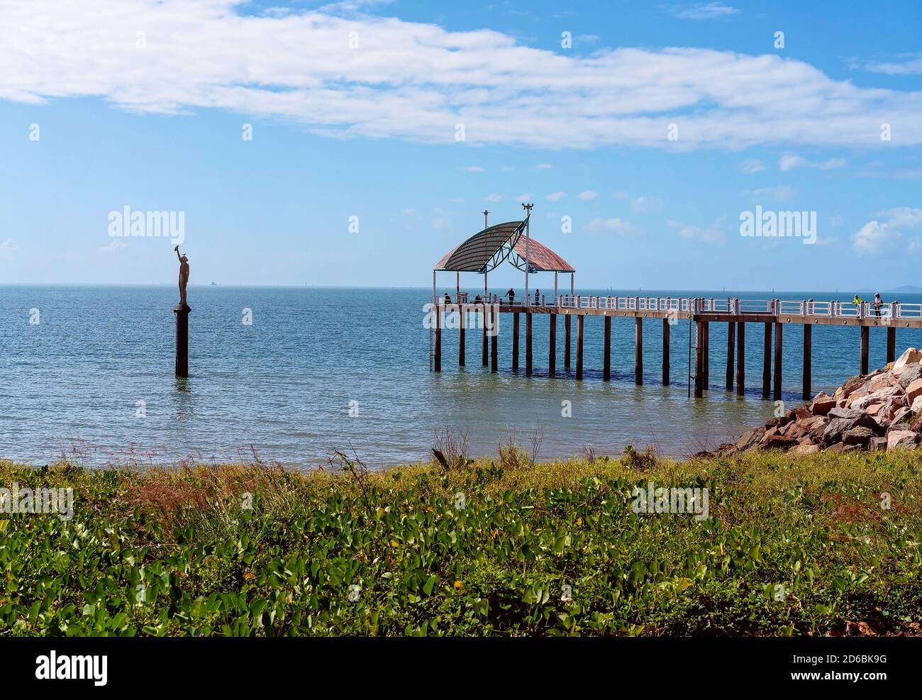 Ocean siren statue australia hi-res stock photography and images - Alamy