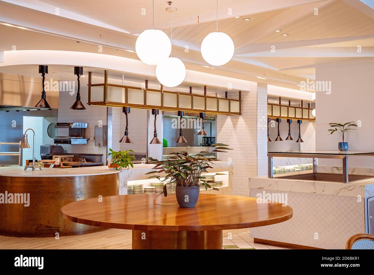 Empty restaurant booth hi-res stock photography and images - Alamy