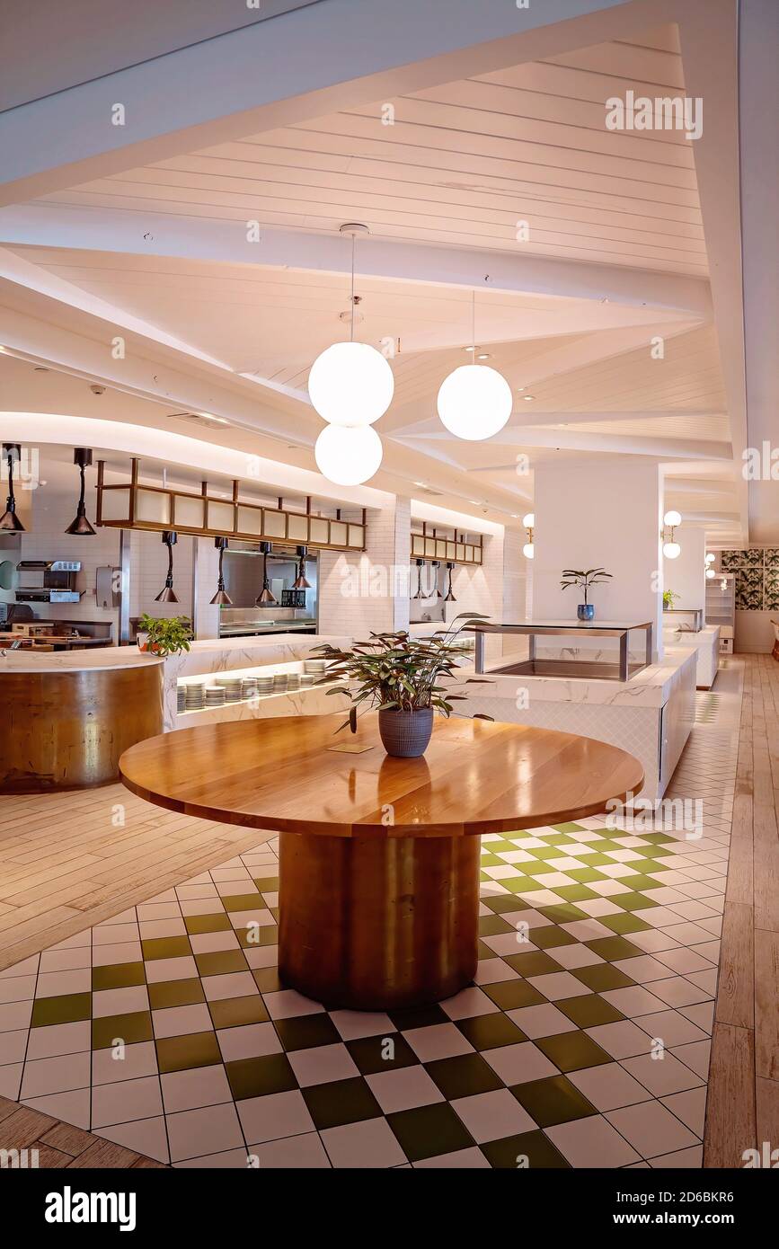 Empty restaurant booth hi-res stock photography and images - Alamy