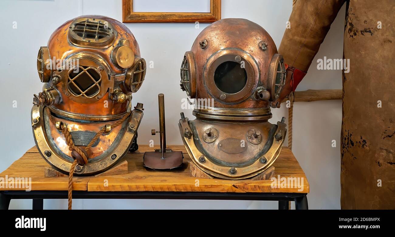 Rigid head enclosure hi-res stock photography and images - Alamy