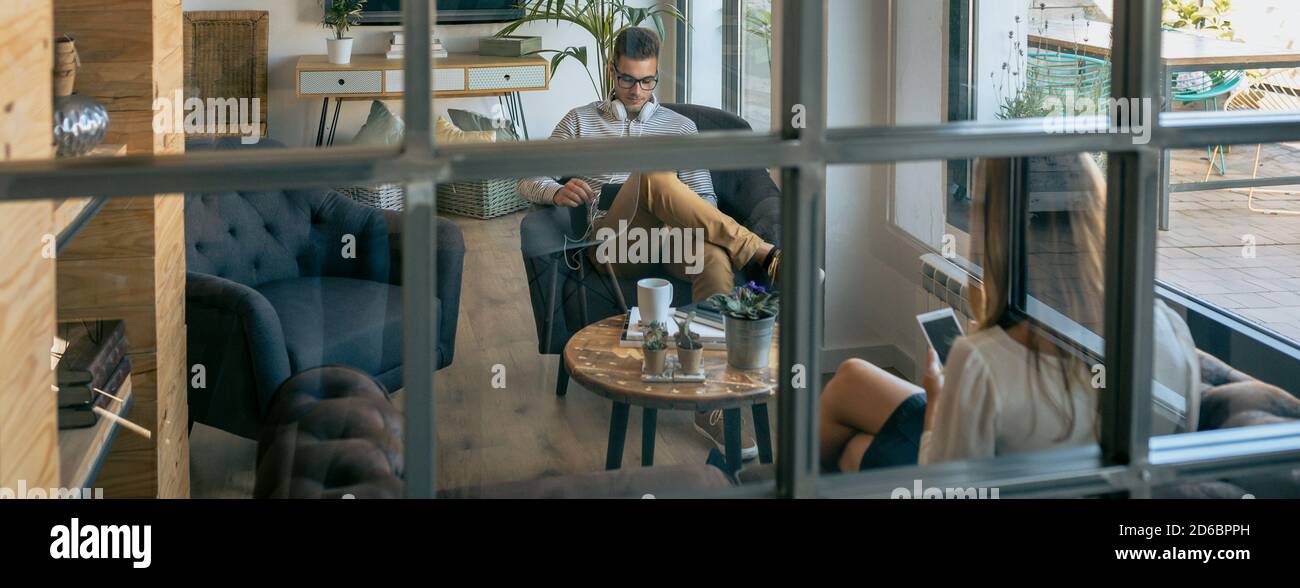Smart glass window hi-res stock photography and images - Alamy