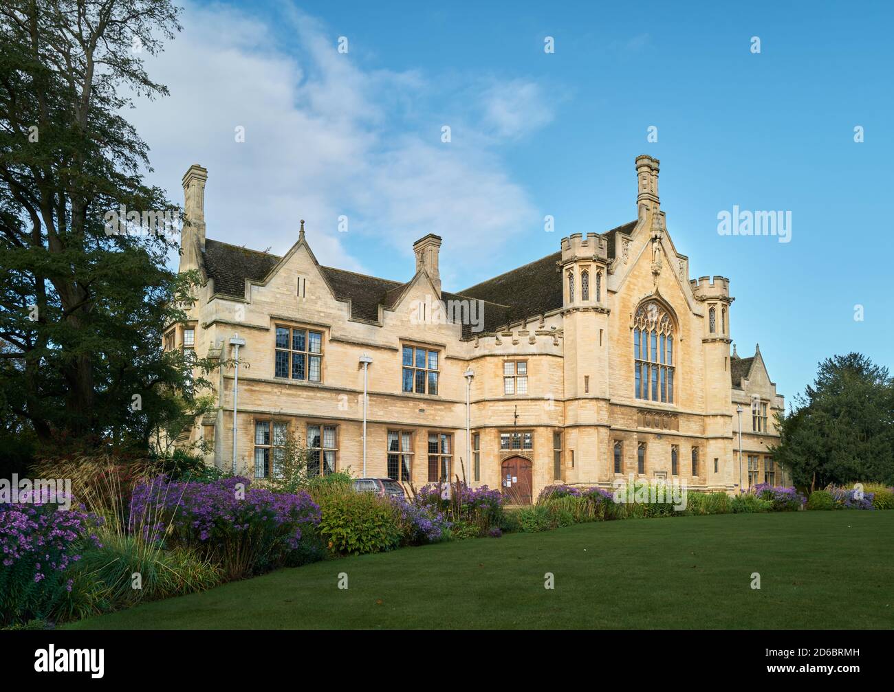 Great Hall, the Head's office at the public (i.e. private, fee-paying ...