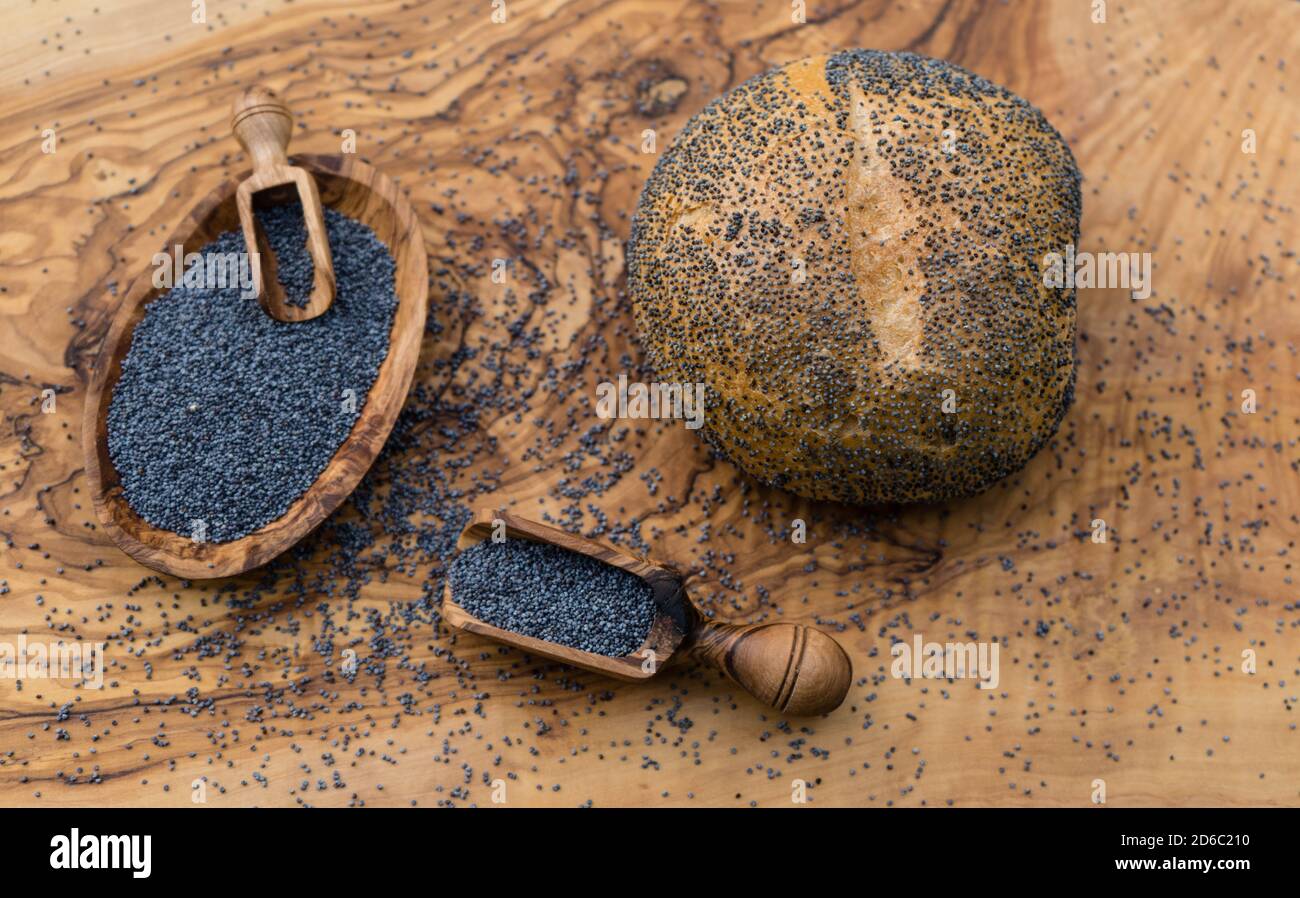 The blue poppy restaurant hi-res stock photography and images - Alamy