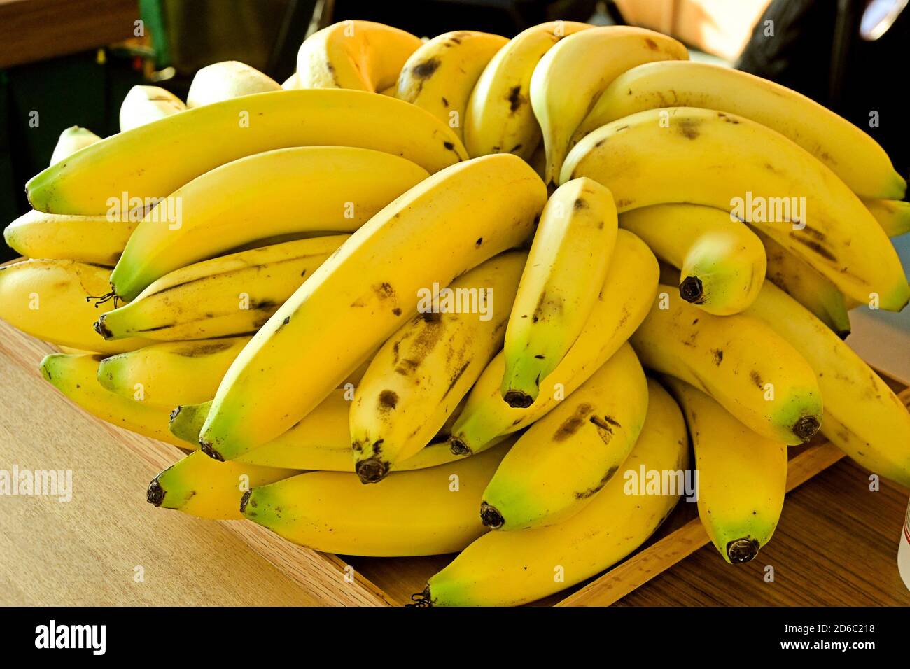 A pile of green bananas hi-res stock photography and images - Alamy