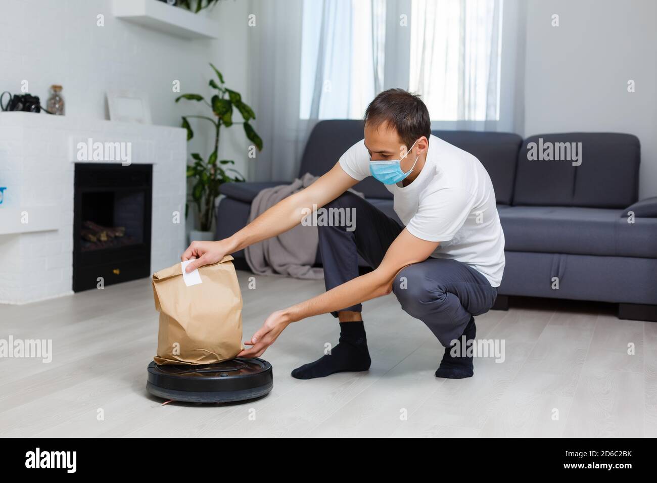 Robot delivery online shopping automatic transmission technology Stock ...