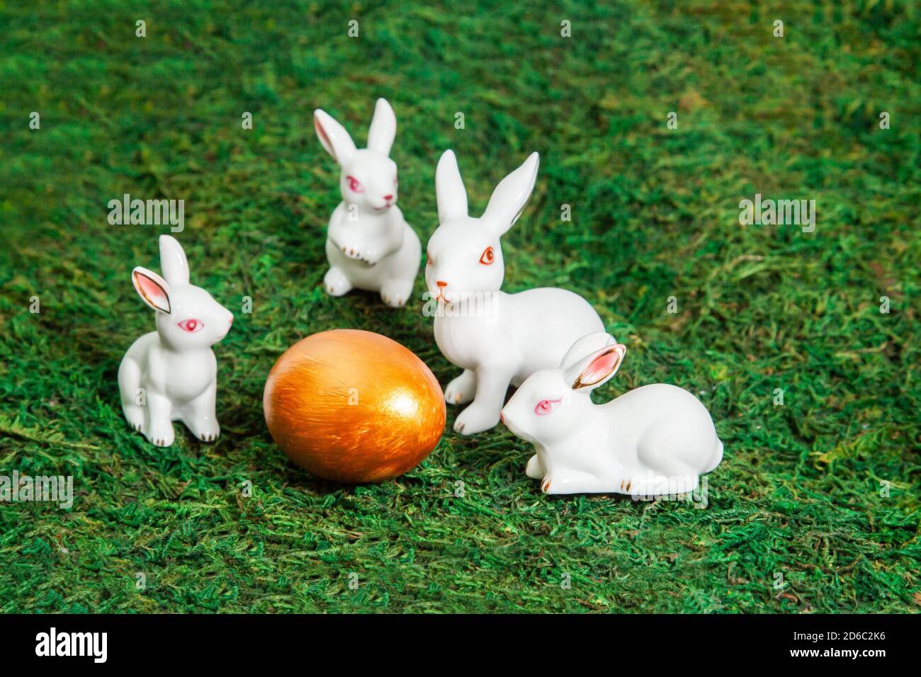 White bunnies hi-res stock photography and images - Alamy