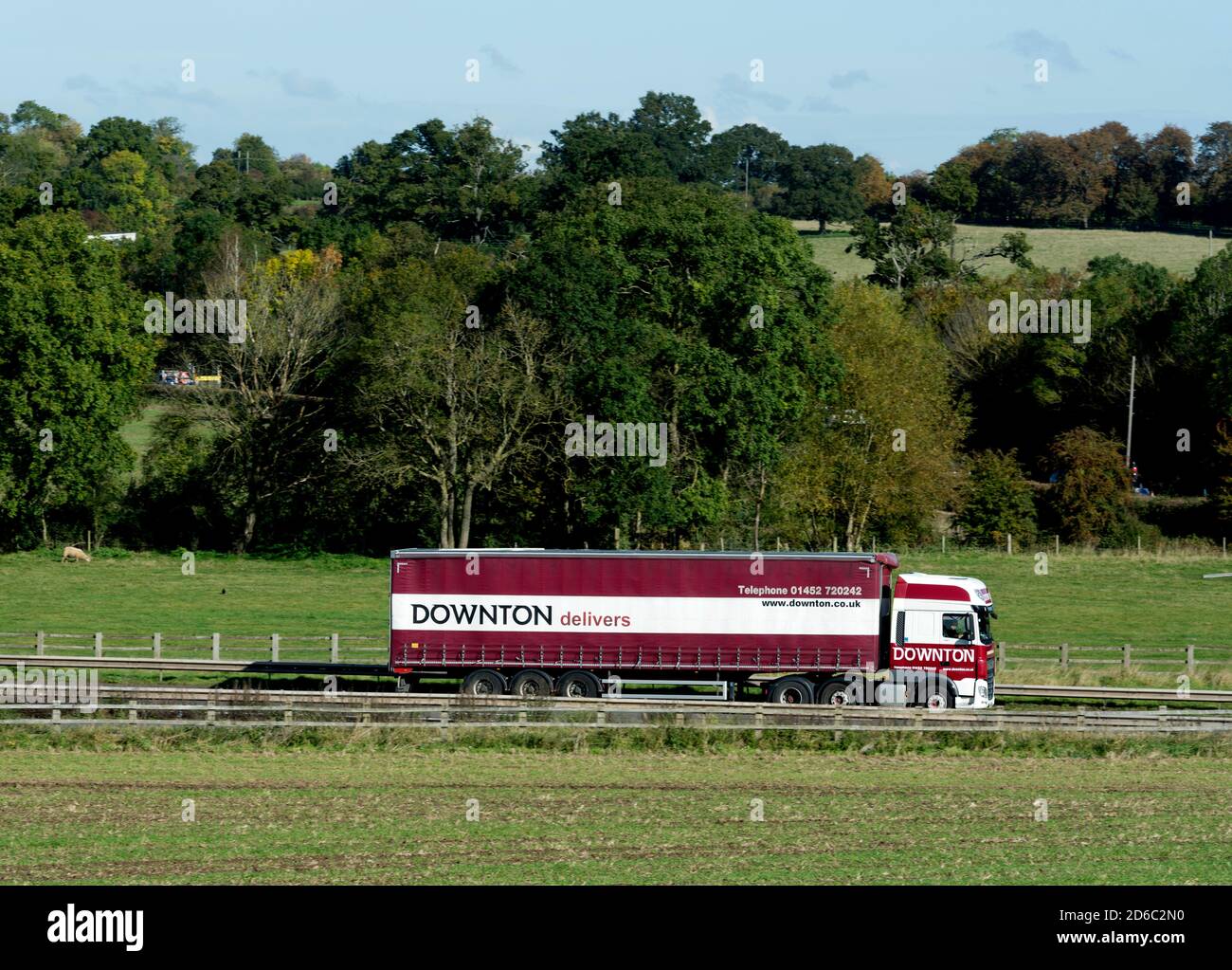 Downton lorry on the M40 motorway, Warwickshire, UK Stock Photo - Alamy