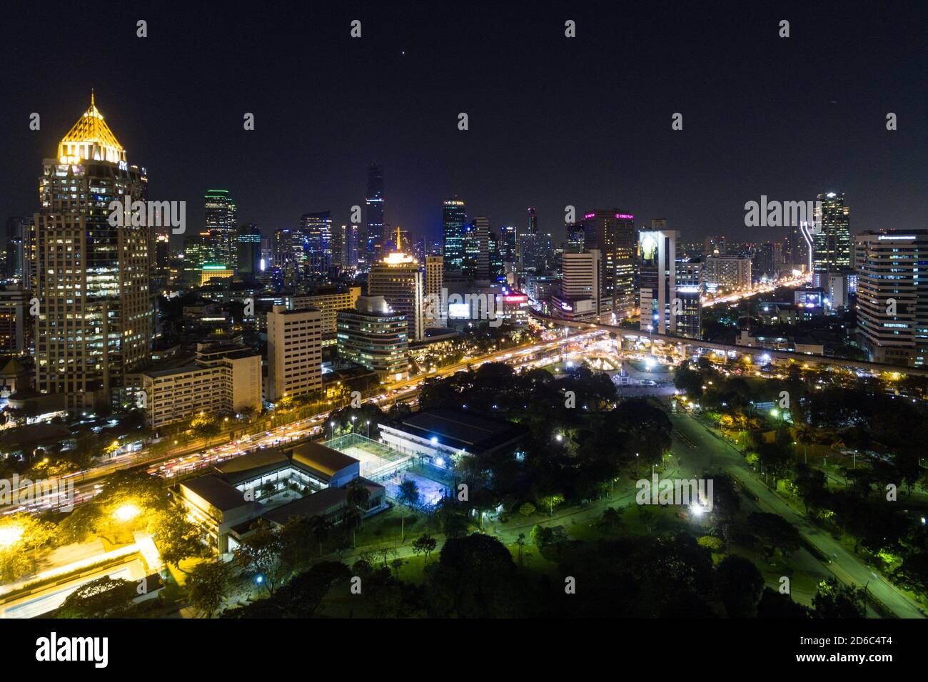 Lumpini night market hi-res stock photography and images - Alamy