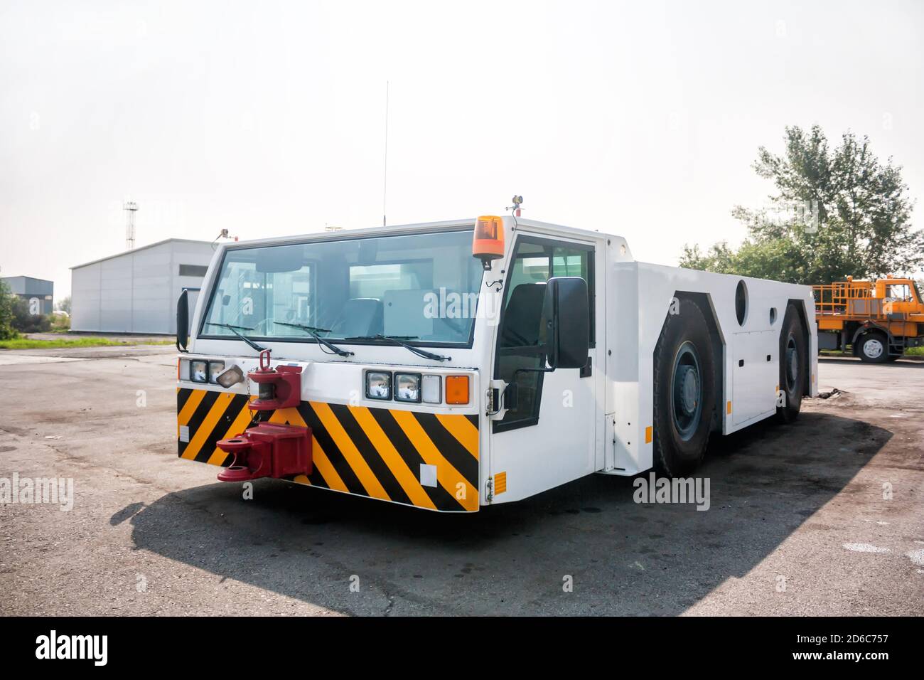 Aircraft Tow Tractor High Resolution Stock Photography and Images - Alamy