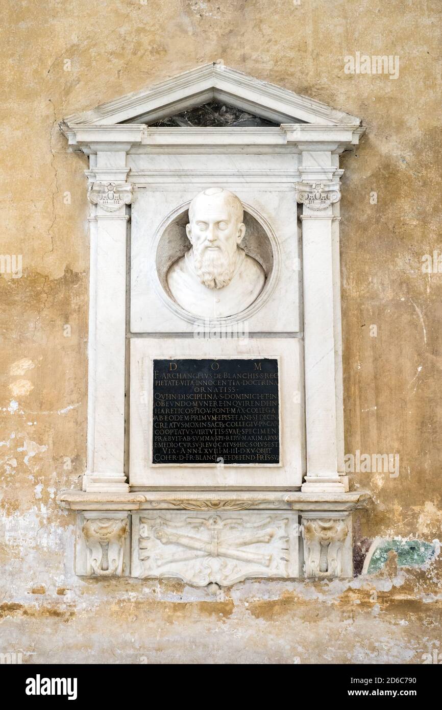 Christian tombstone hi-res stock photography and images - Alamy