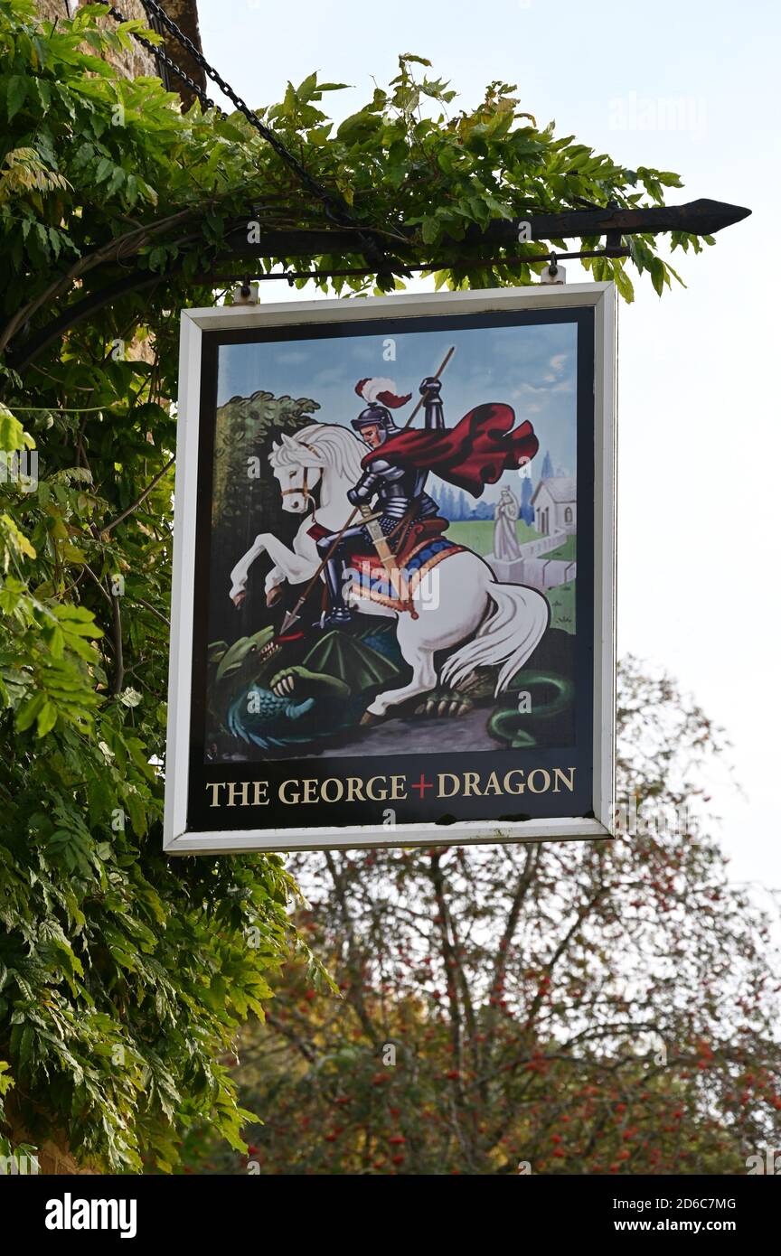 George dragon pub sign hi-res stock photography and images - Alamy