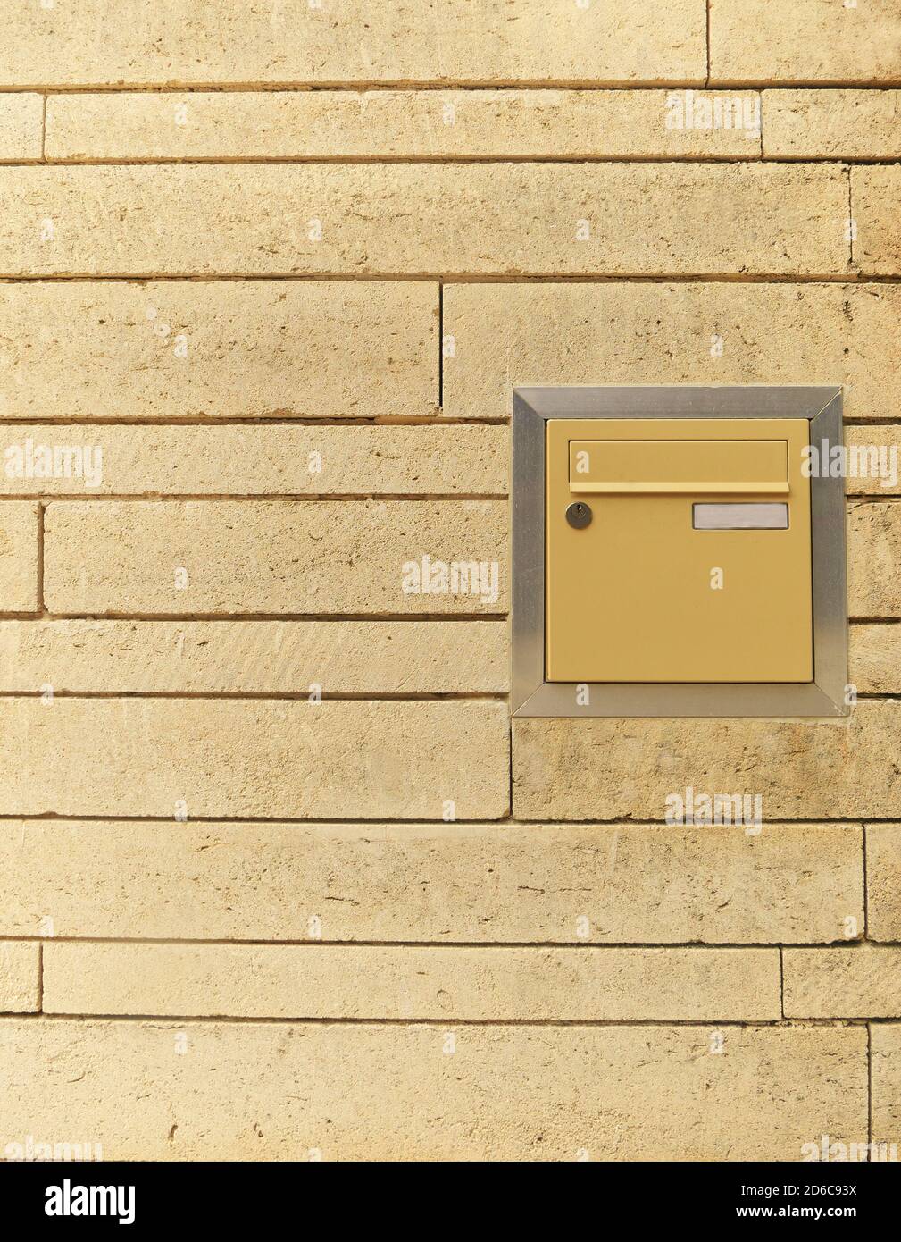 Fixed to brick wall hi-res stock photography and images - Alamy