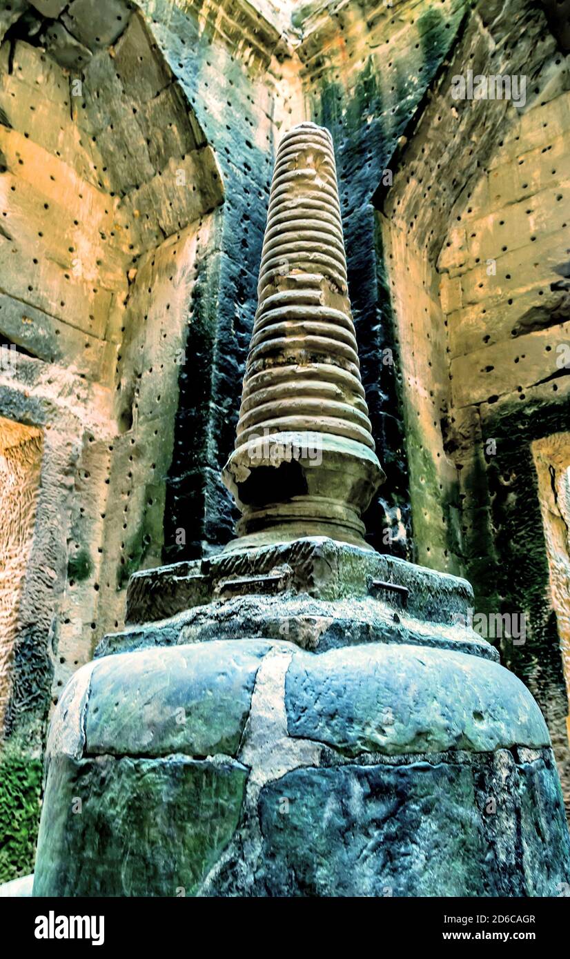 Preah Khan "Royal Sword" temple frame Stupa Stock Photo - Alamy