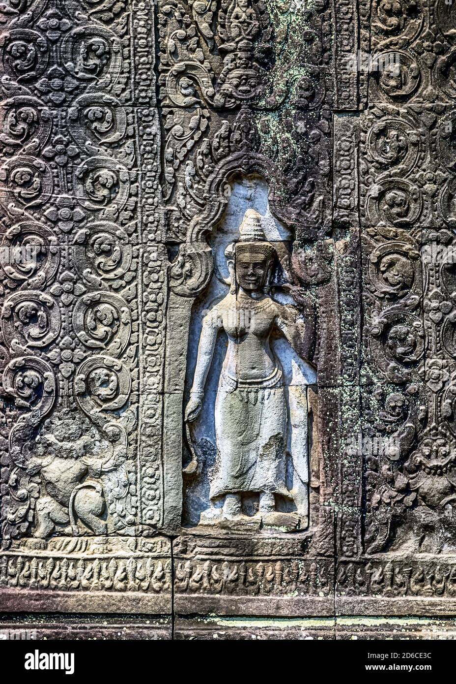 Bas-relief stone sculpture on the wall of Angkor Wat Temple Stock Photo ...