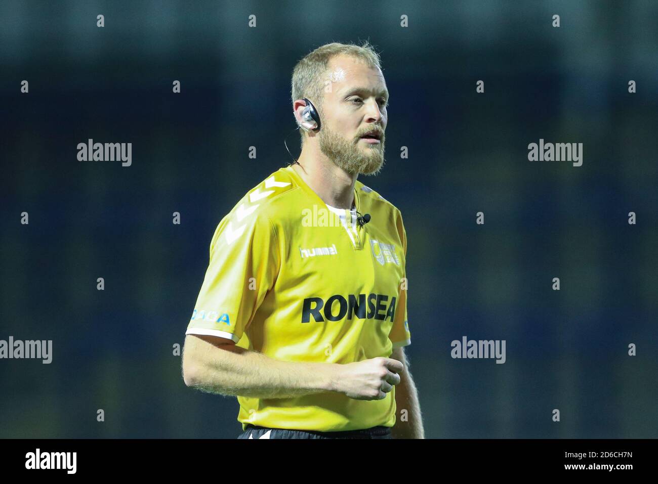 Robert Hicks match referee Stock Photo - Alamy