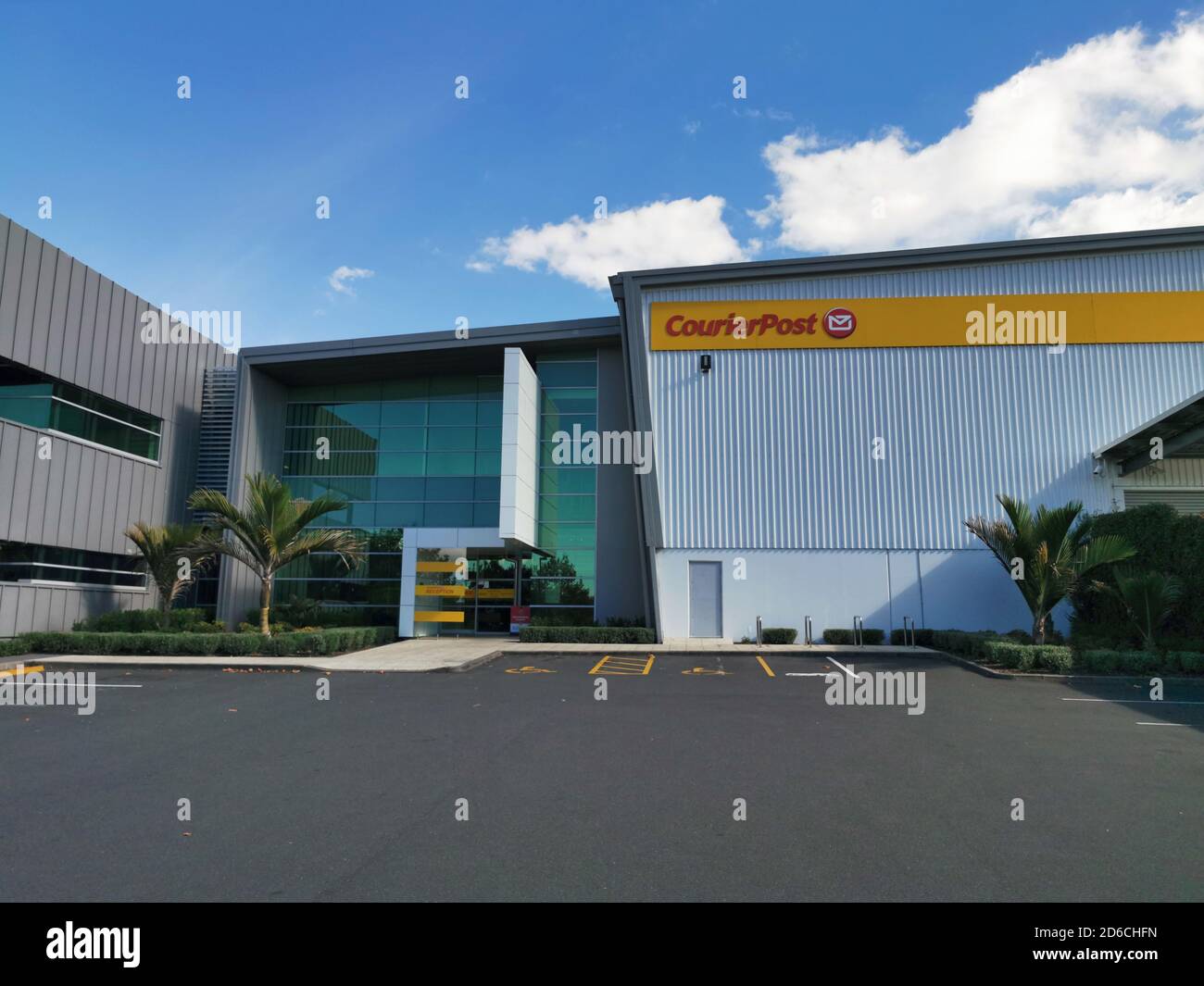 Nz courier post delivery hi-res stock photography and images - Alamy