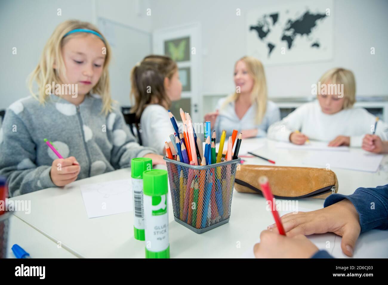 Children in classroom Stock Photo - Alamy