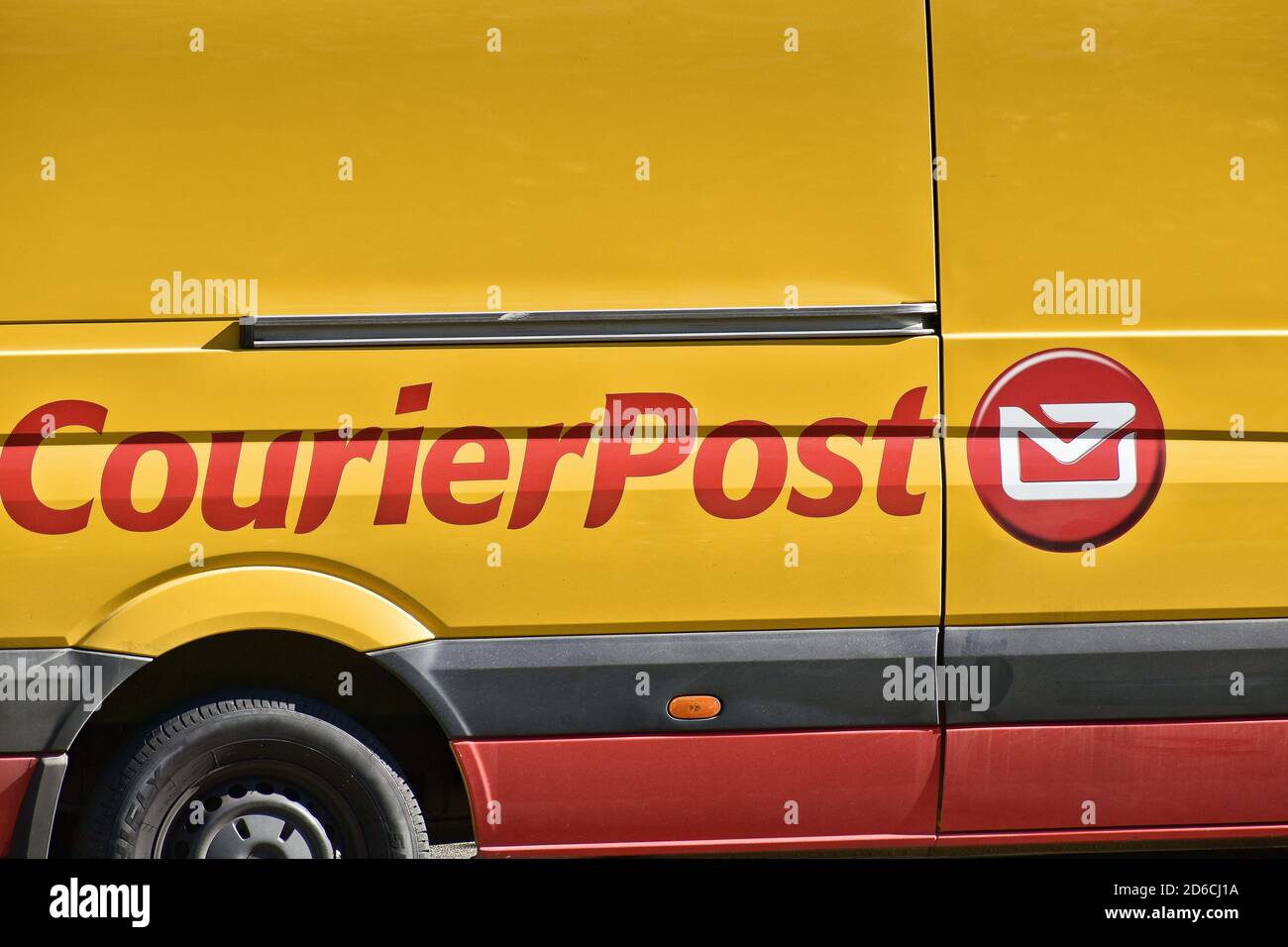 Nz post delivery hi-res stock photography and images - Alamy