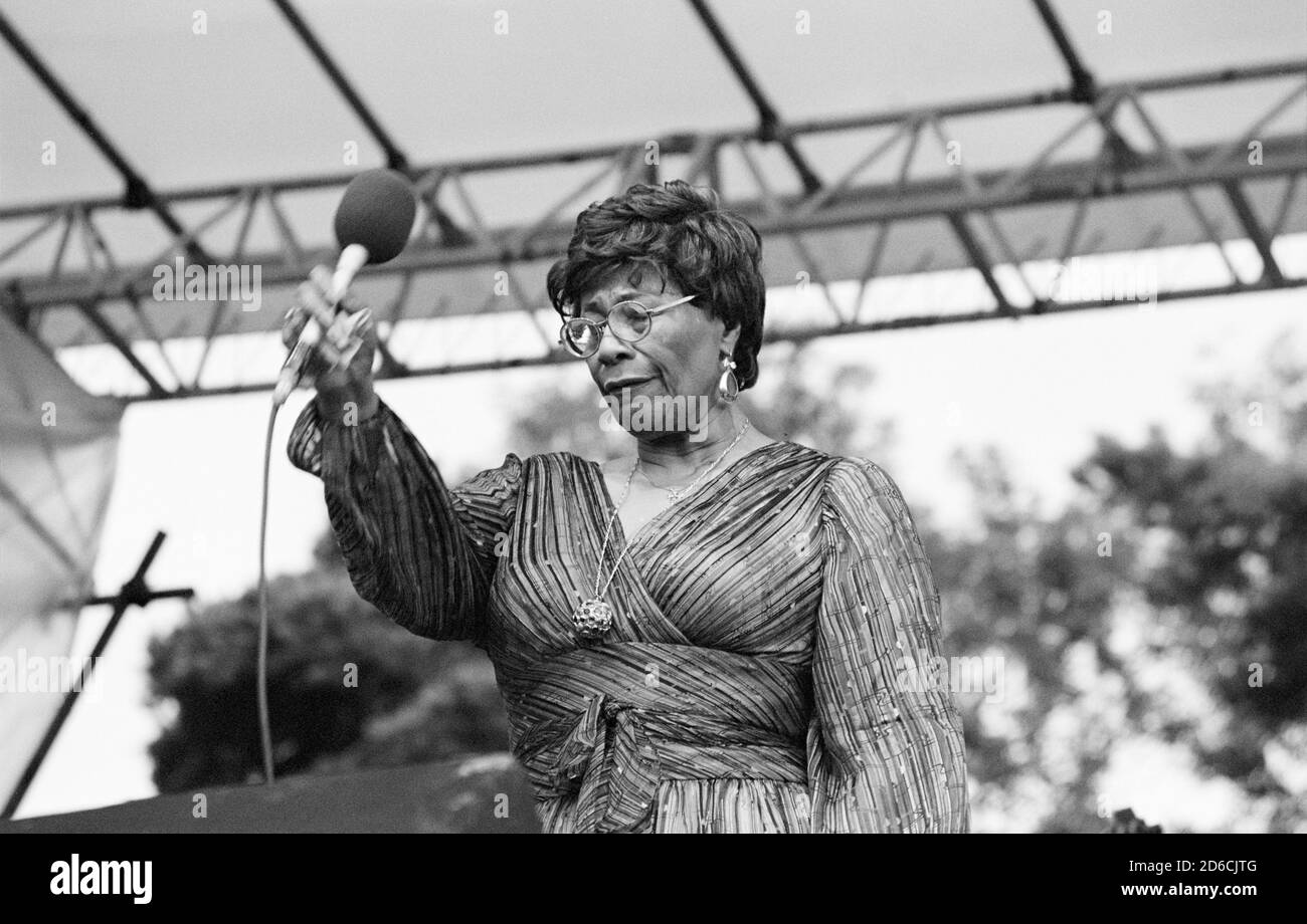 Ella fitzgerald colour hi-res stock photography and images - Alamy