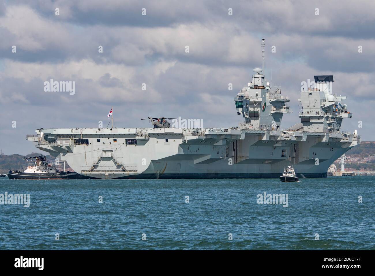 The Royal Navy aircraft carrier HMS Queen Elizabeth (R08) returned to ...