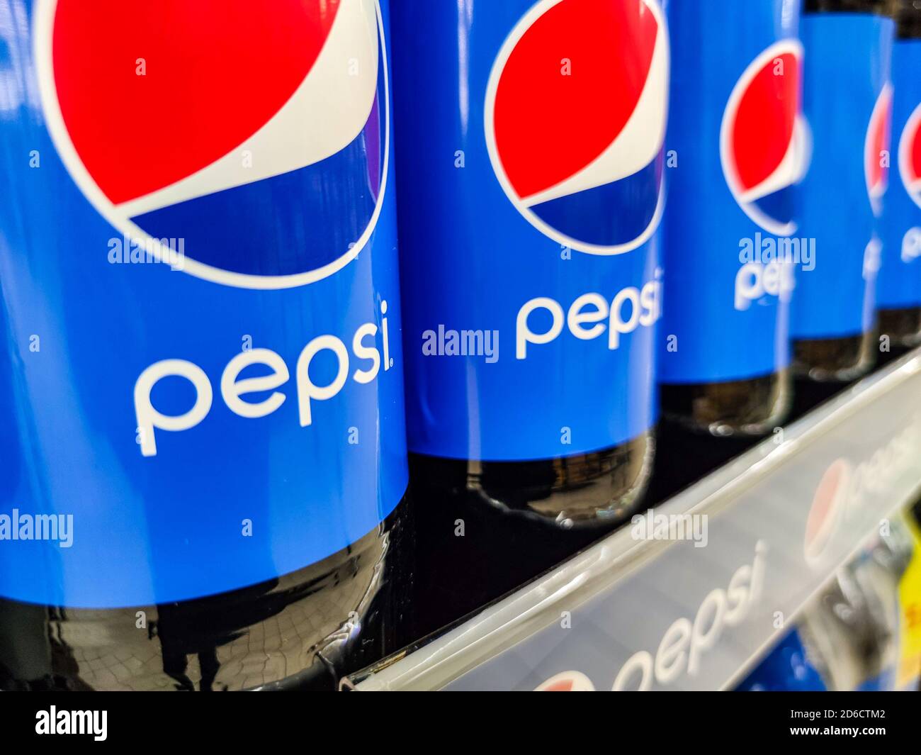 Pepsi max shelves hi-res stock photography and images - Alamy