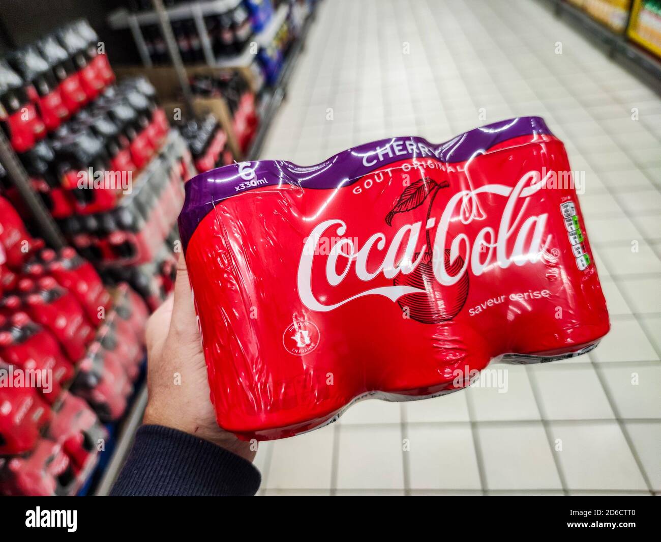 Coca cola cans bottles hi-res stock photography and images - Alamy