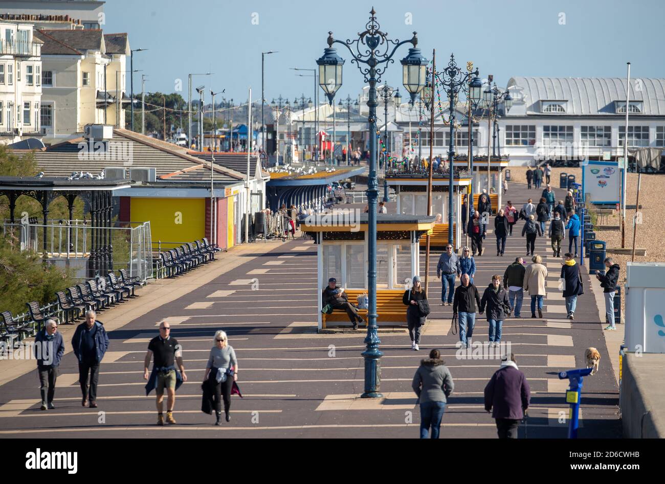Way along seafront on southsea beach hi-res stock photography and ...