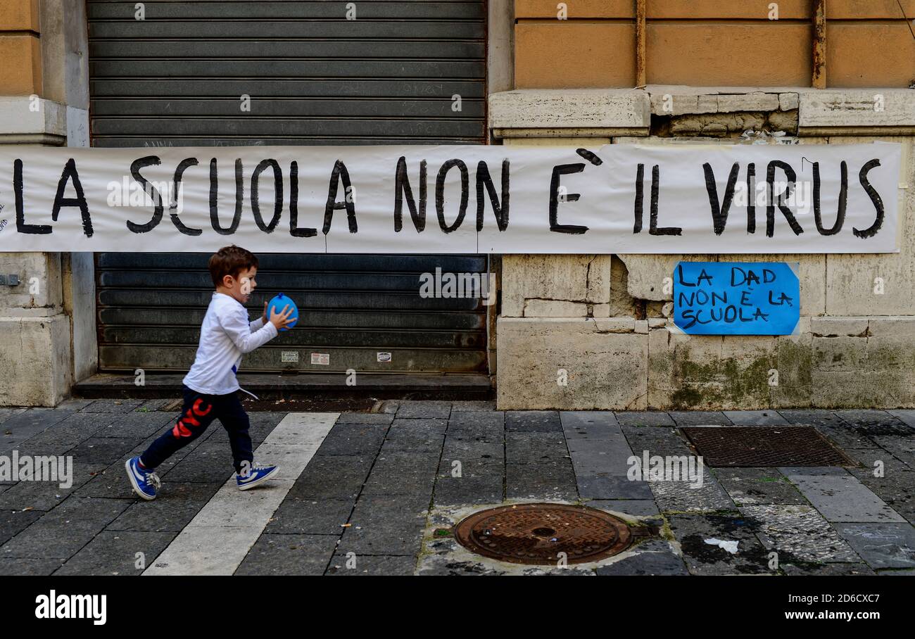 Naples, Italy. 16th Oct, 2020. Naples protest by teachers, parents and ...