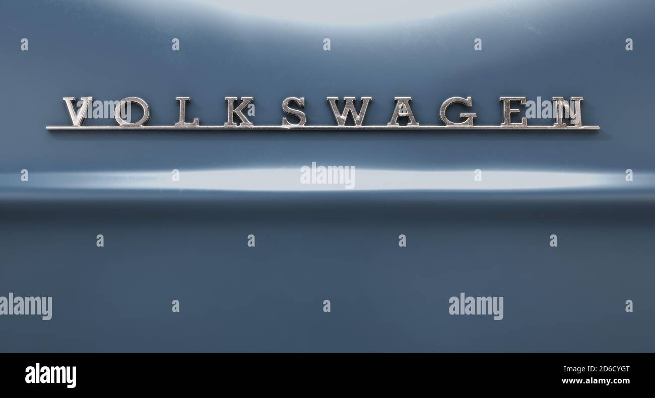 Blue vw logo hi-res stock photography and images - Alamy