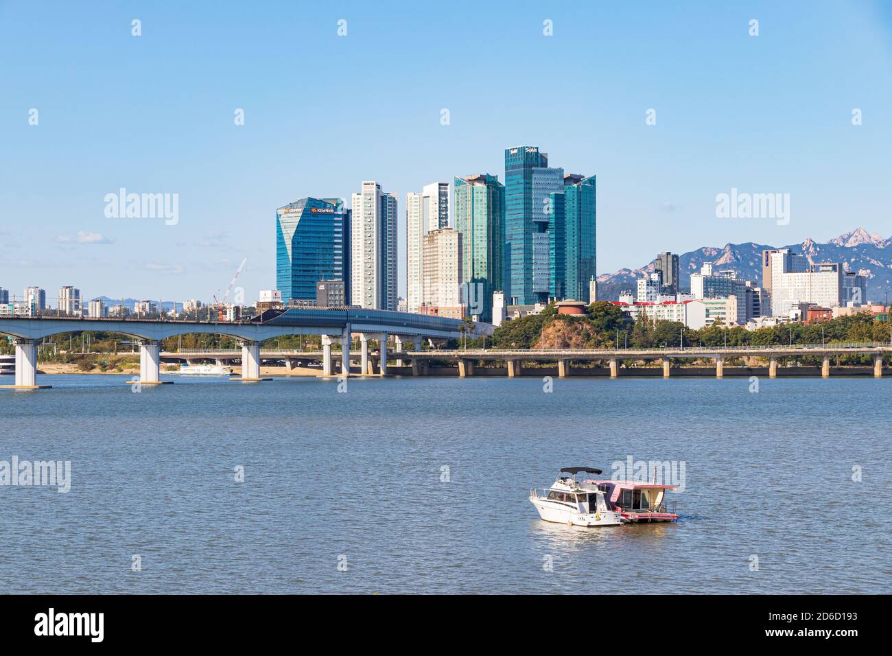 Seoul, South Korea - October 8, 2020. Seoul Han River scenery. The ...