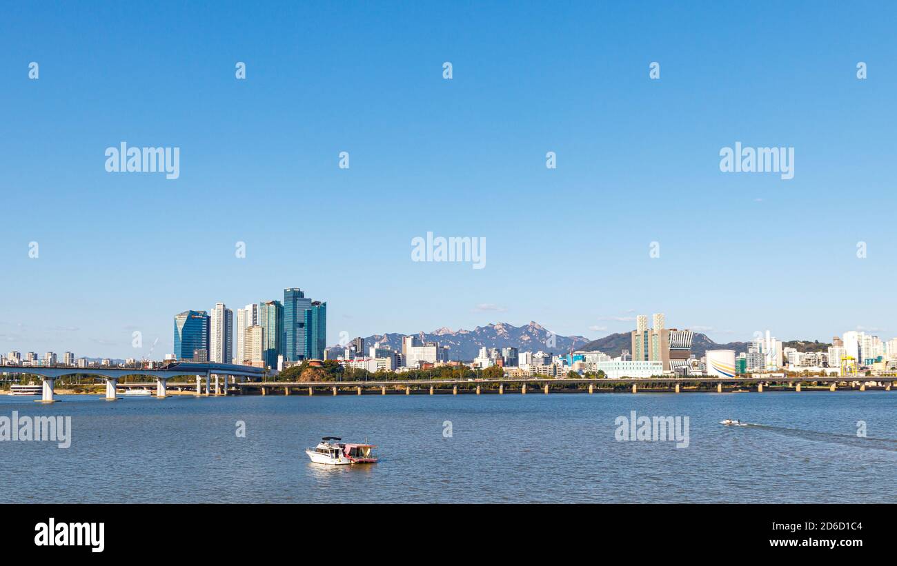 Seoul, South Korea - October 8, 2020. Seoul Han River scenery. The ...