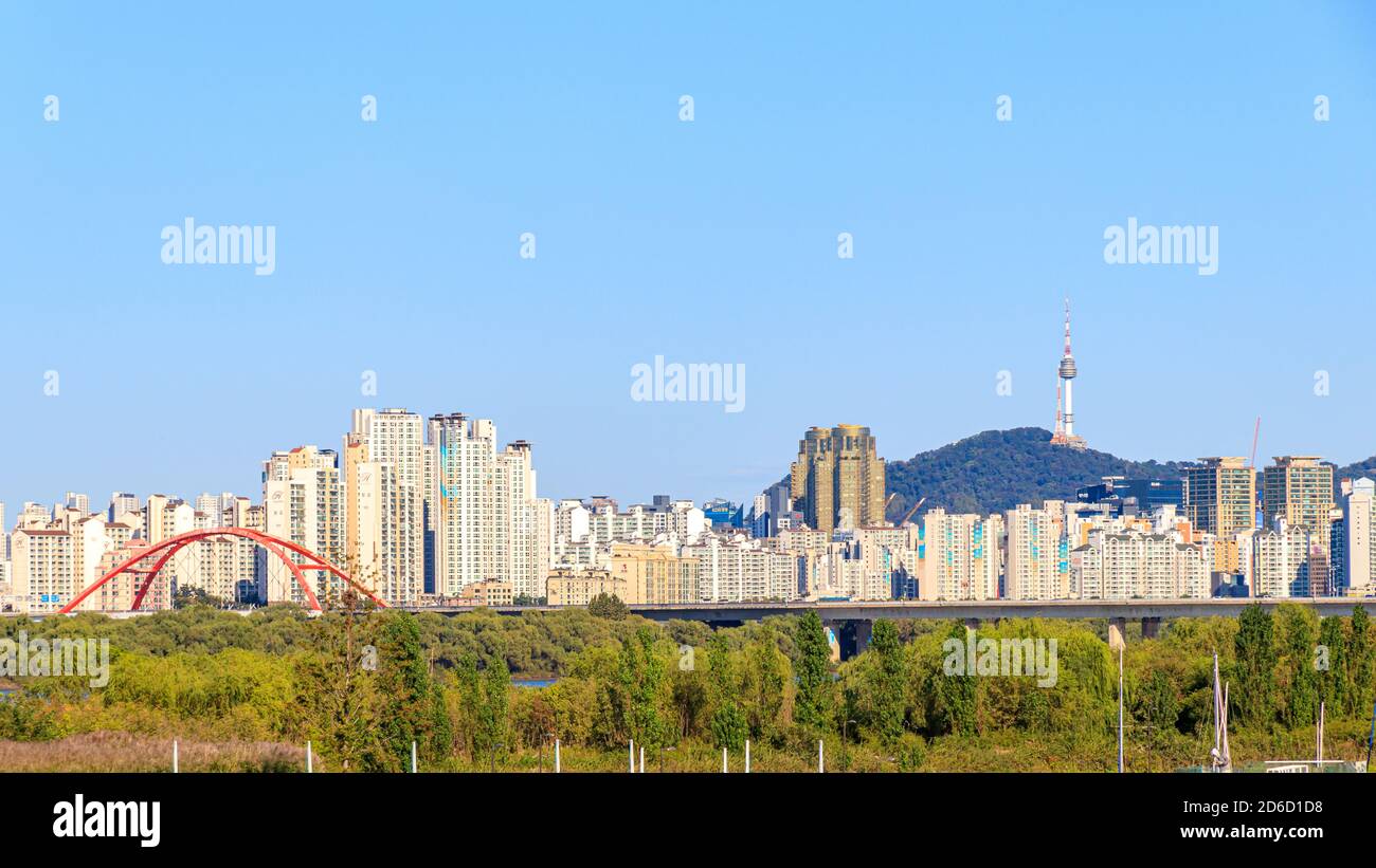 Seoul, South Korea - October 8, 2020. Seoul Han River scenery. The ...