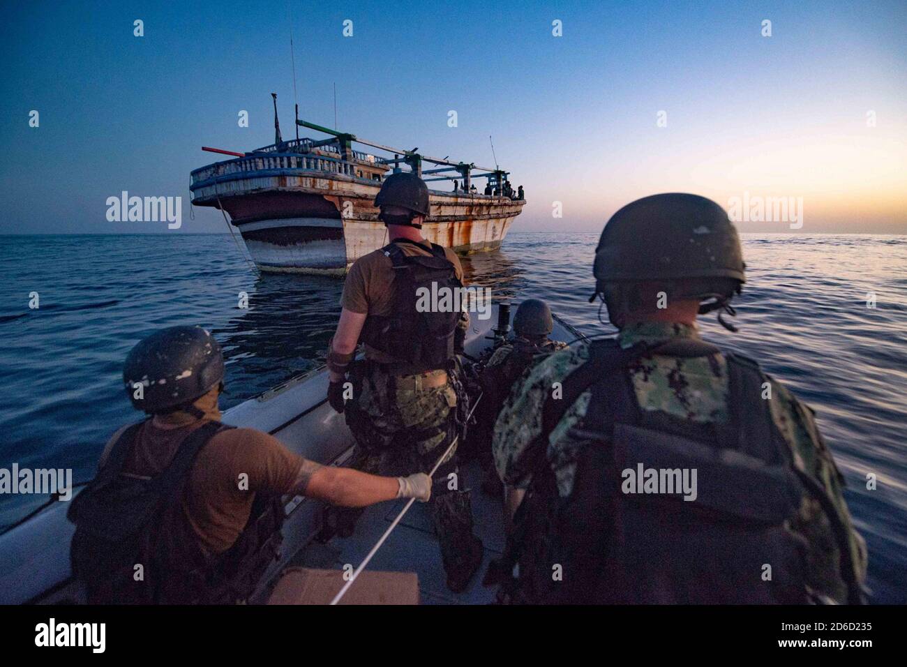 U s coast guard boarding team hi-res stock photography and images - Alamy