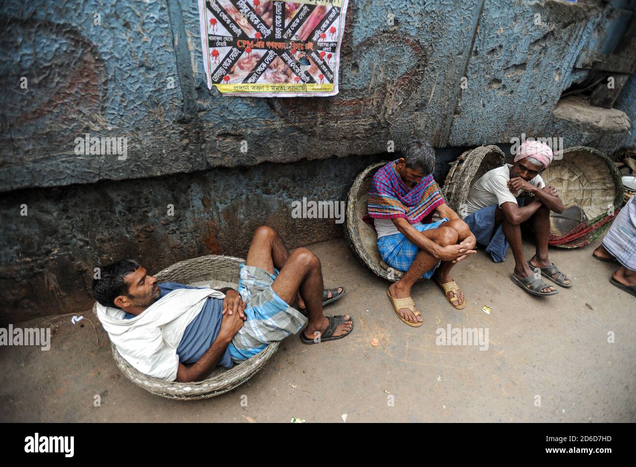 21.02.2011, Kolkata, West Bengal, India - A street scene shows day ...
