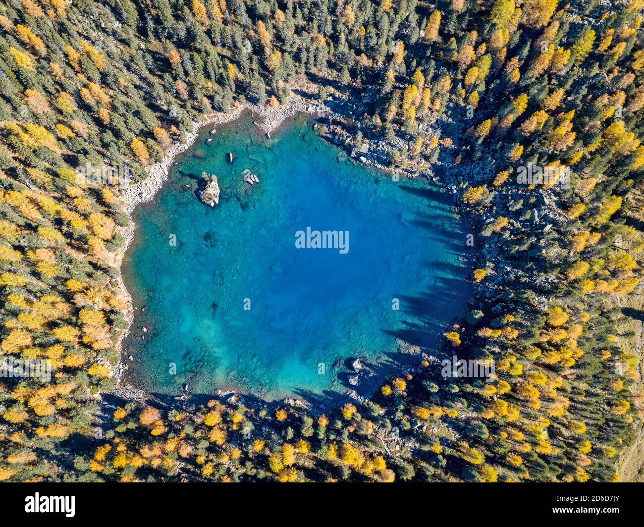 Heart shaped pond hi-res stock photography and images - Alamy