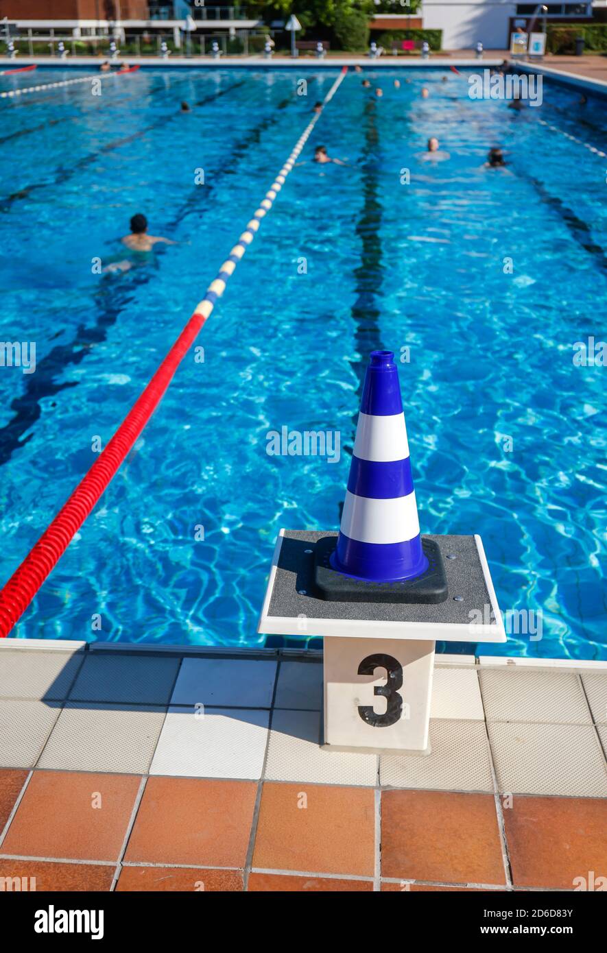 07.08.2020, Essen, North Rhine-Westphalia, Germany - Outdoor swimming ...