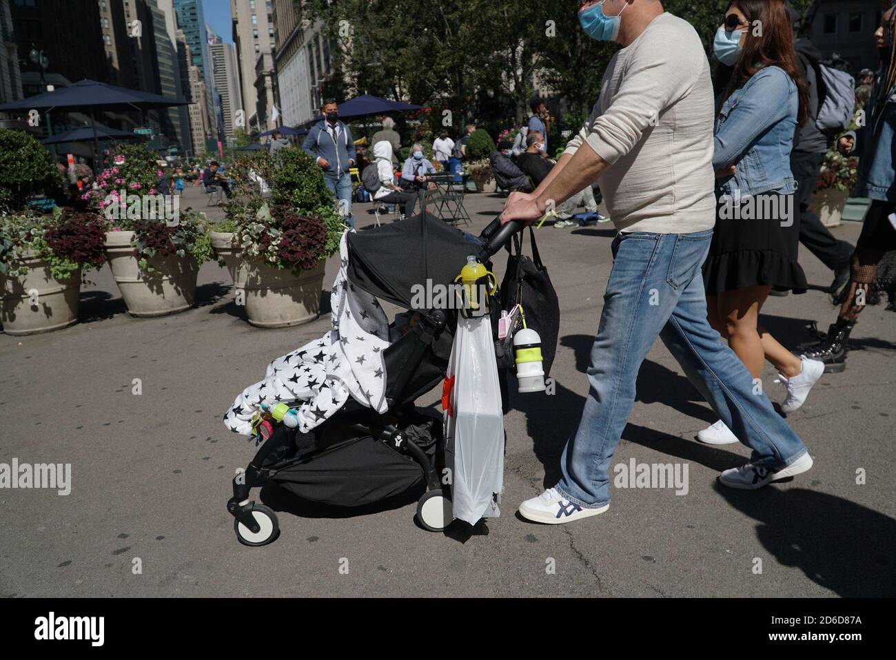 New York, New York, USA. 2nd Oct, 2020. The restoration of Herald ...
