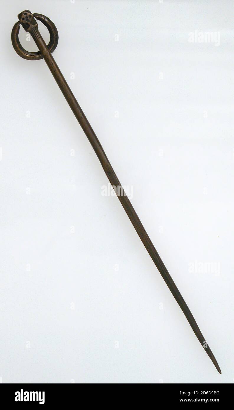 Medieval annular brooch hi-res stock photography and images - Alamy