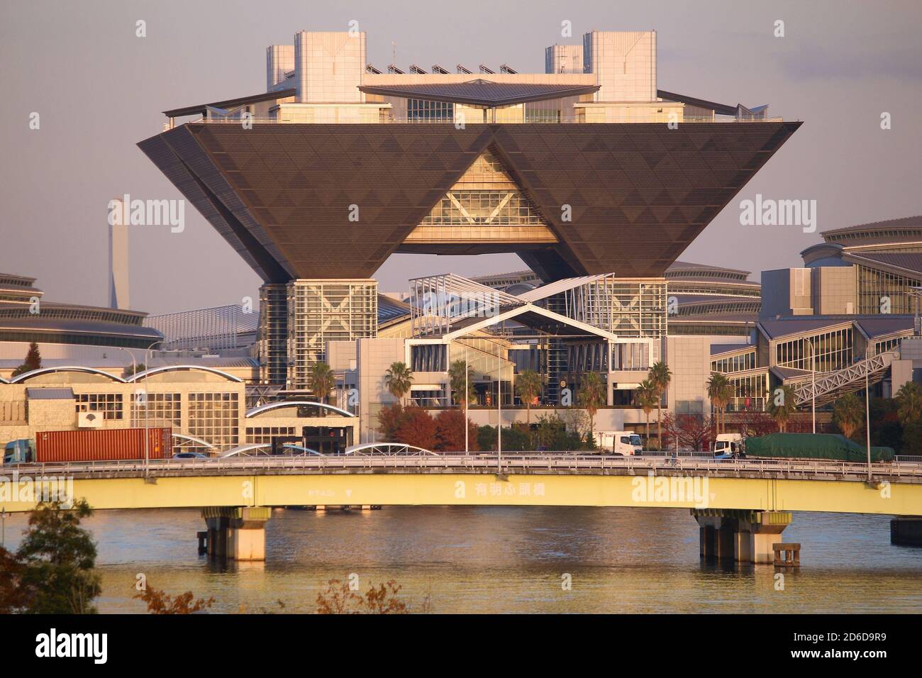 TOKYO, JAPAN - DECEMBER 2, 2016: Modern architecture of Tokyo Big Sight ...