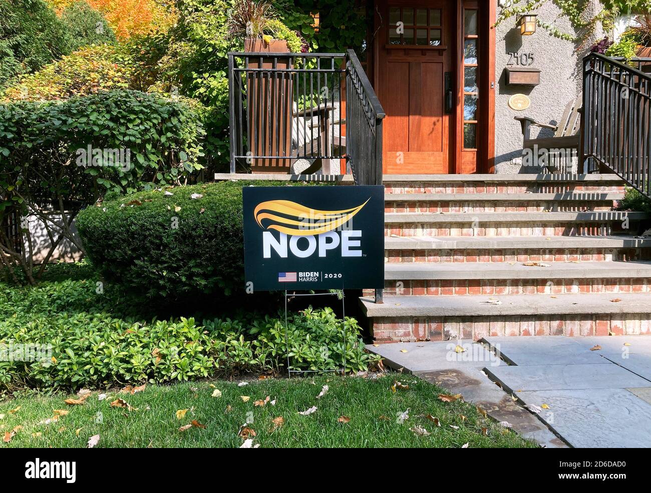 Political Yard Signs for the upcoming presidential election in the ...