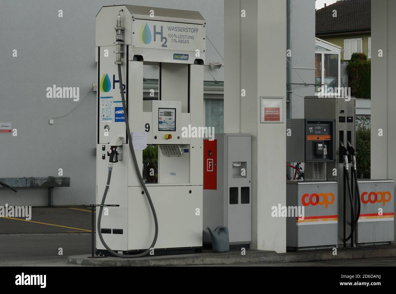 Hydrogen filling or station for cars using hydrogen as fuel. The ...