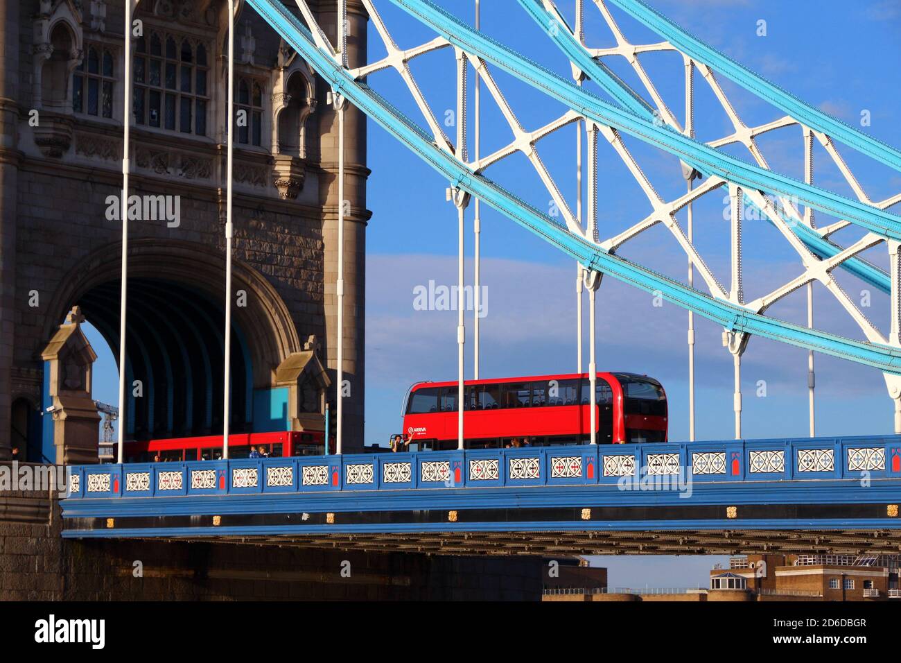Double decker bus on tower bridge hi-res stock photography and images ...