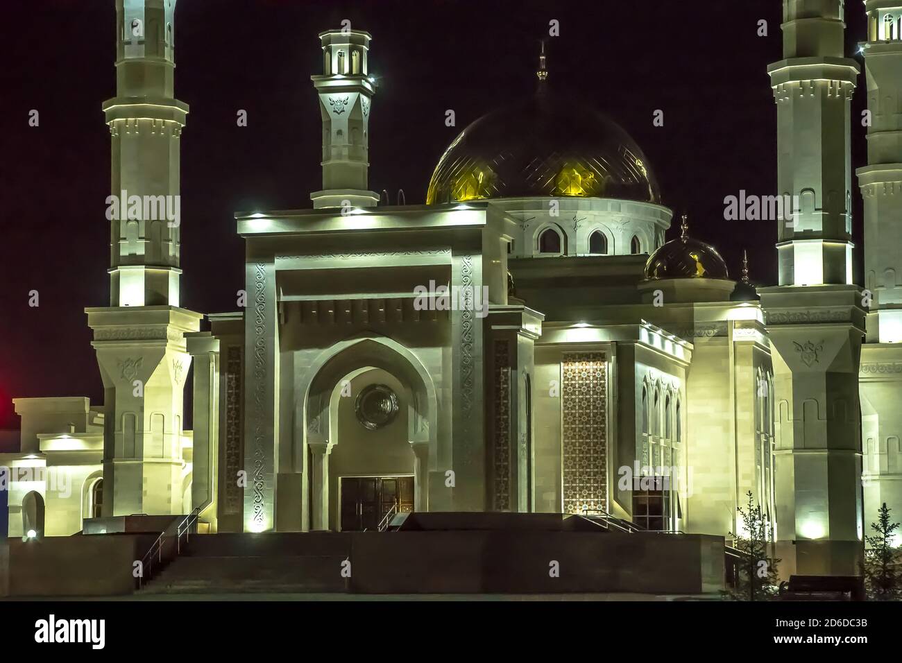 New traditional Muslim mosque night photography. Religion, Islam Stock ...