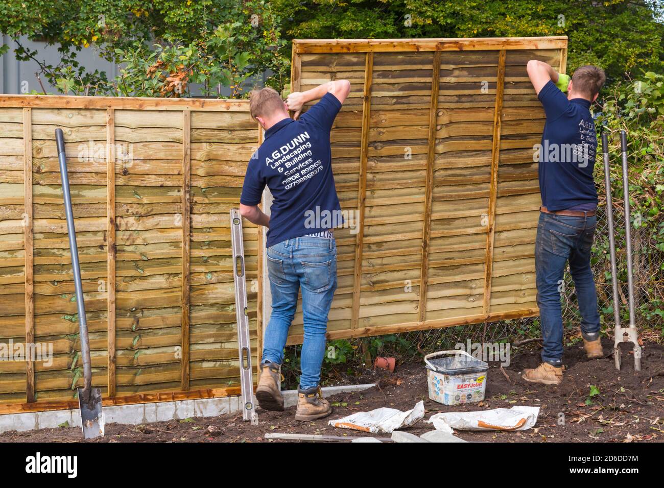 Installing fencing hi-res stock photography and images - Alamy