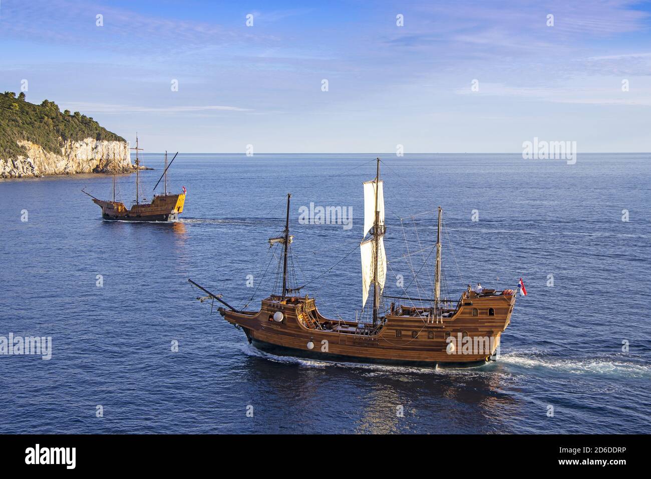 Medieval ships hi-res stock photography and images - Alamy