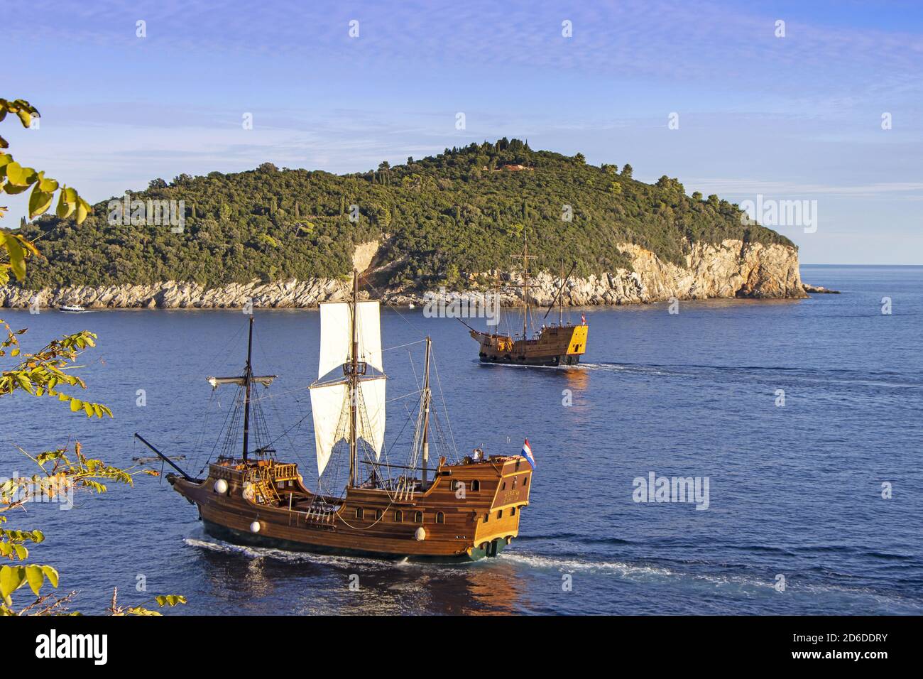 Medieval ships hi-res stock photography and images - Alamy