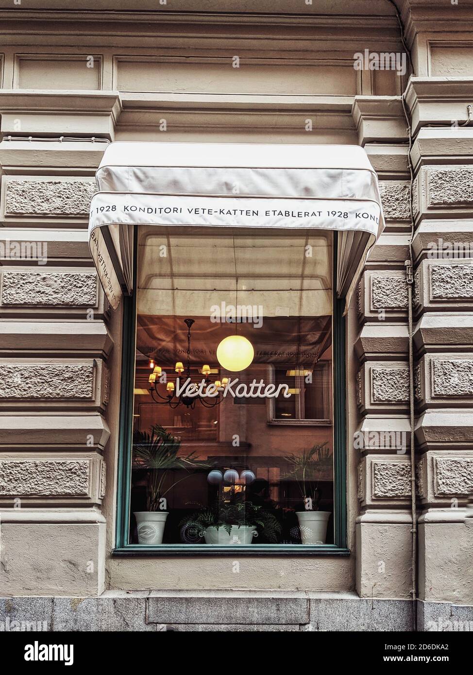 Shop window of the Stockholm café "Vete-Katten Stock Photo - Alamy